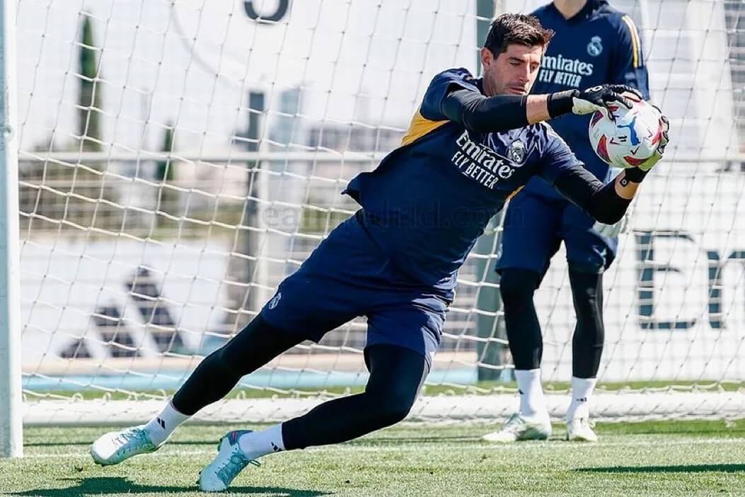 Real Madrid goalkeeper Courtois suffers another knee injury