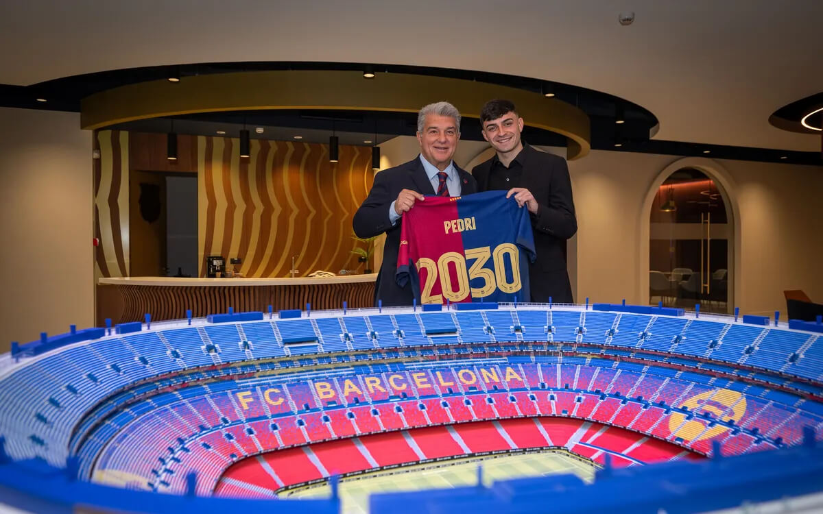 Pedri signs new contract with Barcelona until 2030
